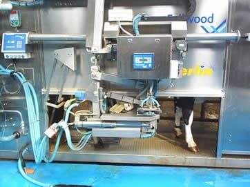 Fullwood Merlins - the magic of robotic milking - Mawley Town Farm